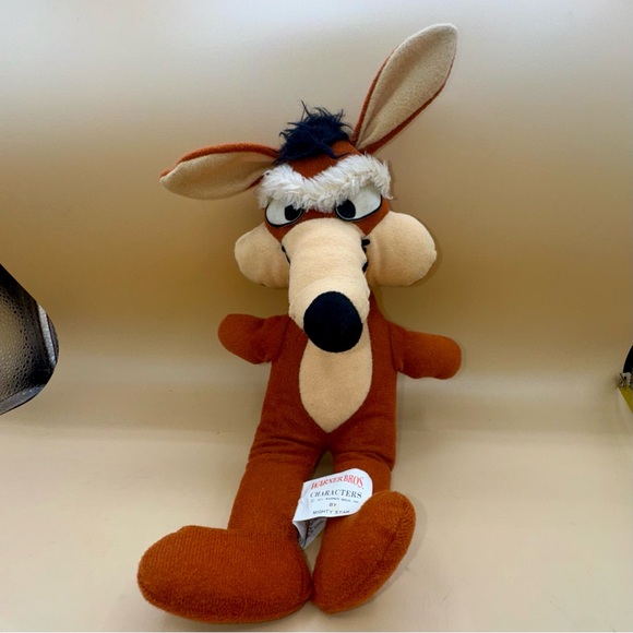 Warner Bros. | Toys | 971 Wile E Coyote Warner Brothers Road Runner ...